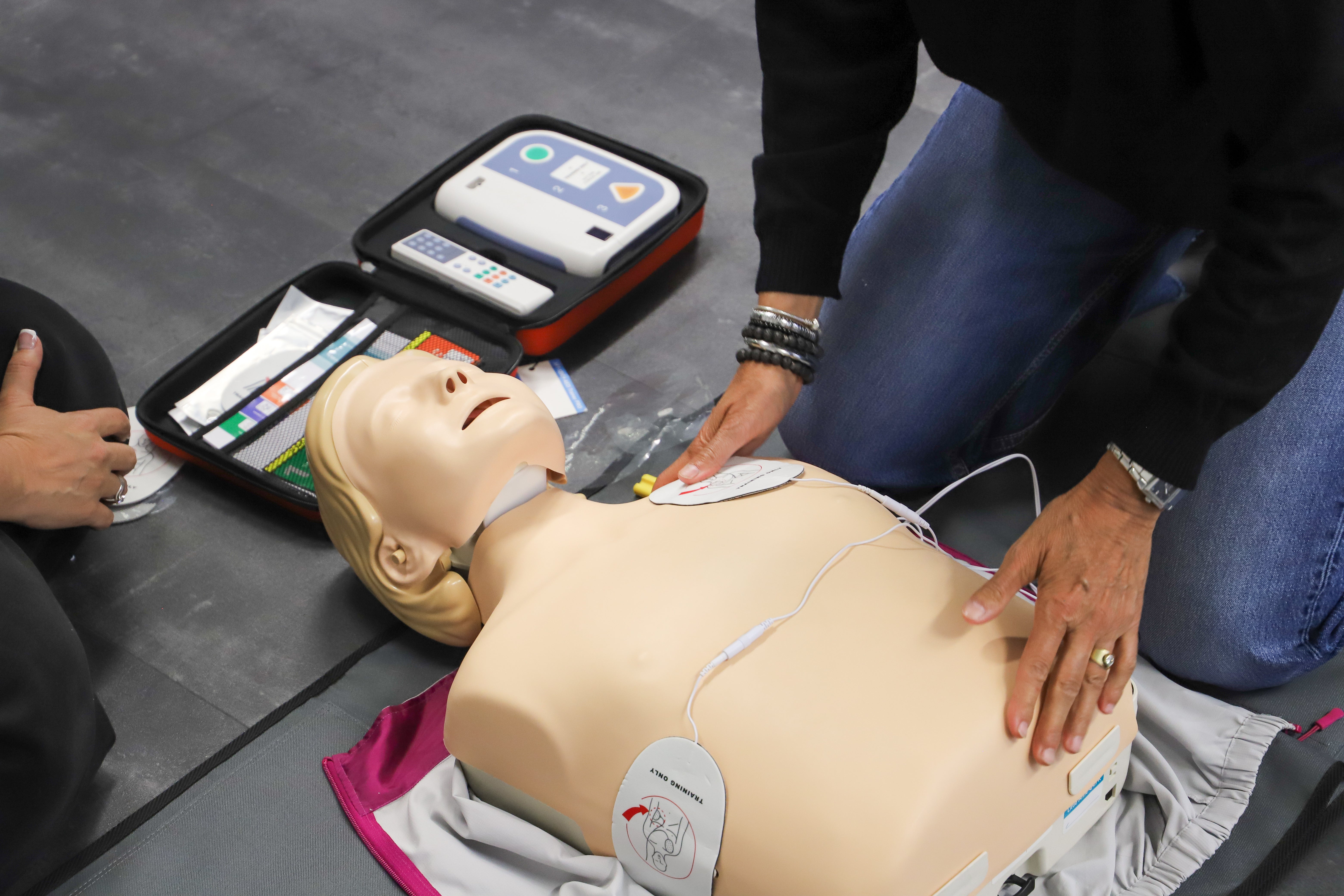 Fully Automatic Defibrillators – Medisave UK