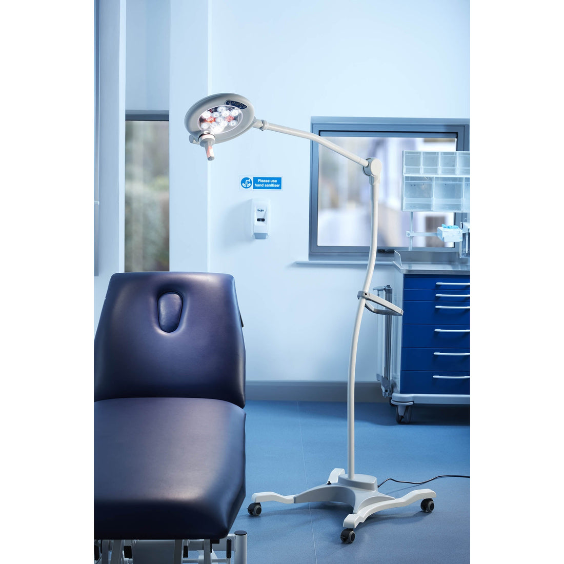 Astralite HD-LED Minor Surgical Lamp - Mobile Stand – Medisave UK